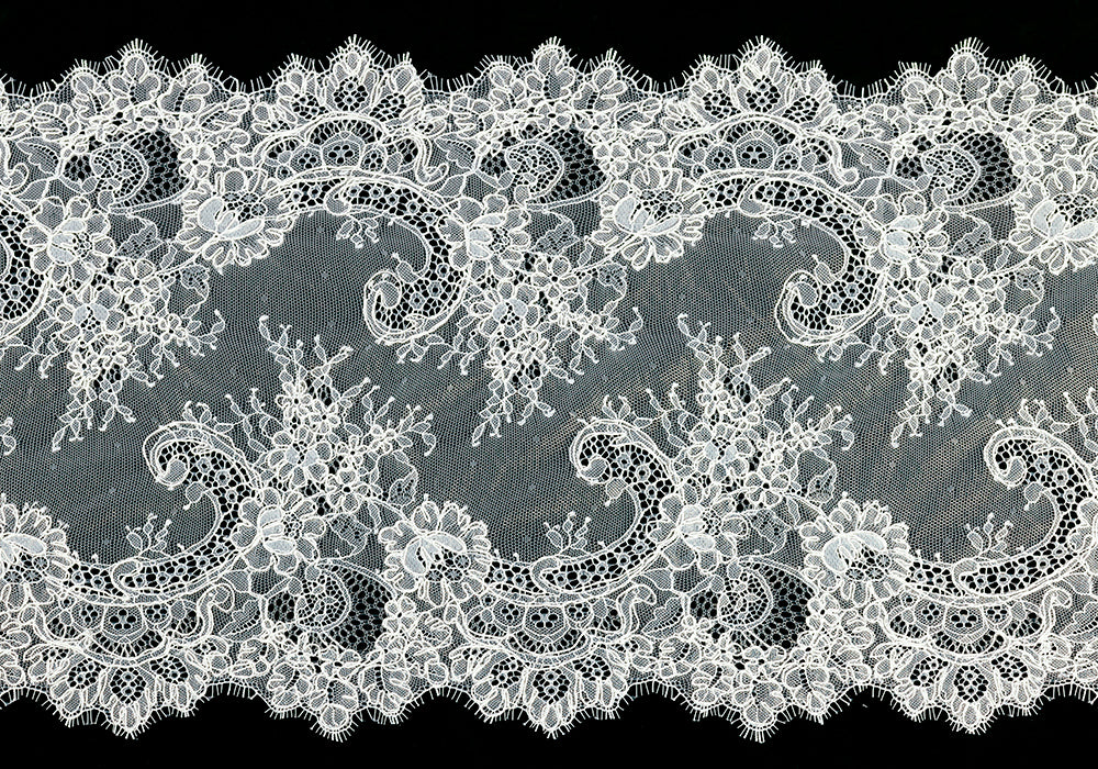 Lace, 13" Ivory Alençon Galloon Lace with Eyelash Edge – Britex Fabrics